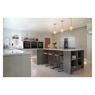 Large traditional neutral shaker kitchen with T-shaped island ...