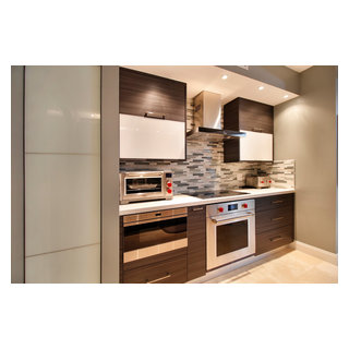 Las Olas Modern Kitchen - Modern - Kitchen - Miami - by Fresh Remodel ...