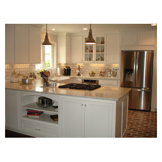 Le Mans - Traditional - Kitchen - Dallas - by Bella Vista Company | Houzz