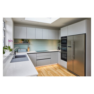 Lee Kitchen - Contemporary - Kitchen - London - by piqu | Houzz
