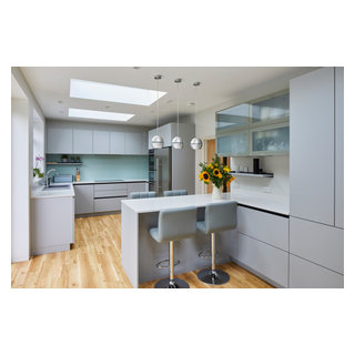 Lee Kitchen - Contemporary - Kitchen - London - by piqu | Houzz IE