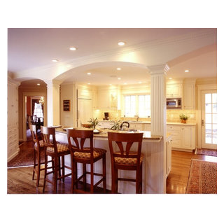 Light, Cozy Kitchen - Traditional - Kitchen - DC Metro - by JACK ROSEN ...