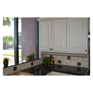 Livermore Showroom kitchen - Traditional - Kitchen - San Francisco - by ...