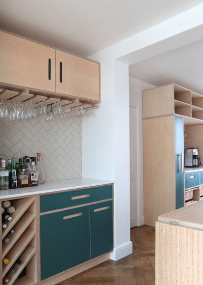 Kitchen Tour: Ingenious Extras Add Practicality to a Bright Space ...