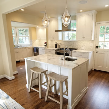 Floating Lighted Soffit - Photos & Ideas | Houzz