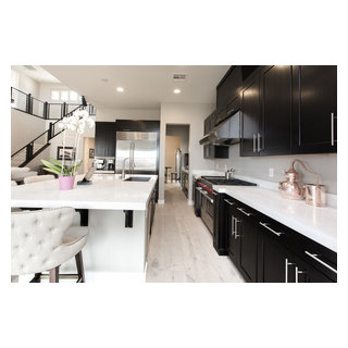 Man Cave Elegance - Traditional - Kitchen - Las Vegas - by Shades of ...