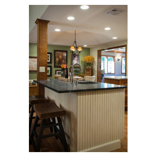 Maple cabinets with ginger stain - Traditional - Kitchen - Manchester ...