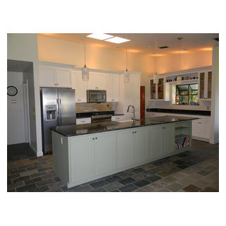 Maple Kitchen - Craftsman - Kitchen - Tampa - by Shay Cabinetry, Inc ...