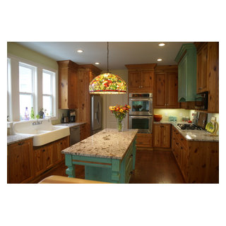 Mary's Antique Heart Pine Kitchen - Country - Kitchen - Charleston - by ...