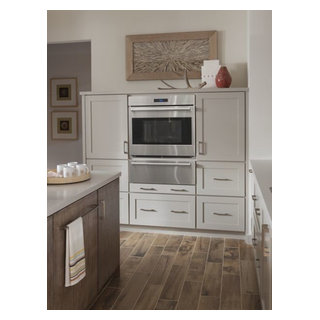 Medallion Cabinetry - Modern - Kitchen - New Orleans - by Doug Ashy ...