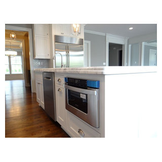 Medallion Cabinetry Platinum - Transitional - Kitchen - New York - by ...