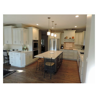 Medallion White with pewter highlights/Smoke Maple island and Aria ...