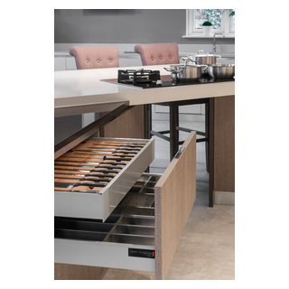 Melissa & Sole Kitchen - Contemporary - Kitchen - Berkshire - by Lida ...