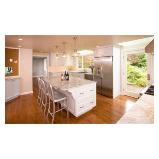 Mercer Island Classic Kitchen - Traditional - Kitchen - Seattle - by ...