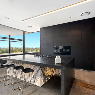 75 Beautiful Kitchen with Black Benchtop Ideas & Designs - September ...