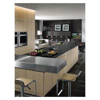 Metropolitan Kitchen - Modern - Kitchen - Houston - by Cabinets ...
