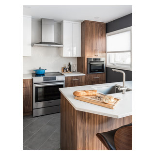 Mid-Century Modern Small Kitchen - Minimalistisch - Küche - Toronto ...