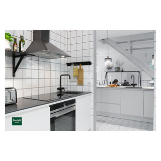 Miinus Ecological kitchen in Arctic White and Charcoal Grey ...