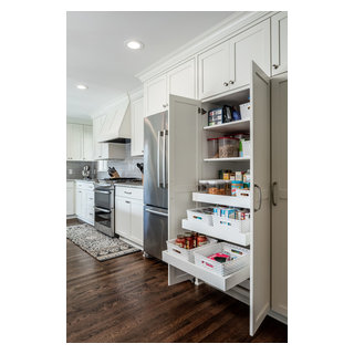 Minikahda Refresher - Traditional - Kitchen - Minneapolis - by Sicora ...