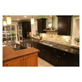 Mocha Shaker Two-Toned Kitchen - Modern - Kitchen - Philadelphia - by ...