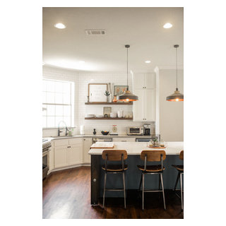 Modern Farmhouse Family Kitchen - Farmhouse - Kitchen - Dallas - by ...