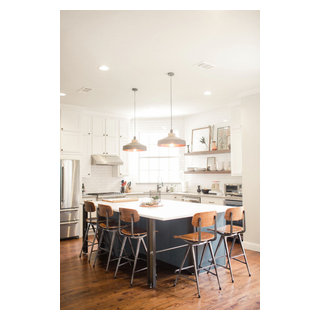 Modern Farmhouse Family Kitchen - Farmhouse - Kitchen - Dallas - by ...