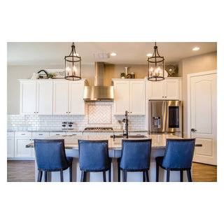 Modern Farmhouse Kitchen - Farmhouse - Kitchen - Other - by Fox Den ...