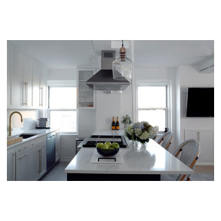 Modern Farmhouse kitchen in Pr-War Building - Farmhouse - Kitchen - New ...