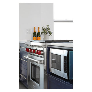 Modern Farmhouse kitchen in Pr-War Building - Farmhouse - Kitchen - New ...