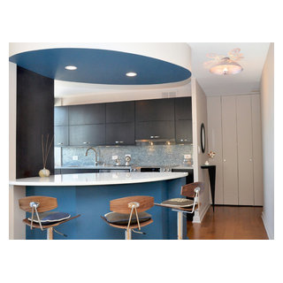 Modern Kitchen in Chicago high rise - Modern - Kitchen - Chicago - by ...