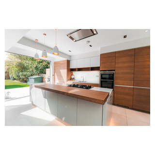 Modern Kitchen with an Island - コンテンポラリー - キッチン - ロンドン - Elan Kitchens ...