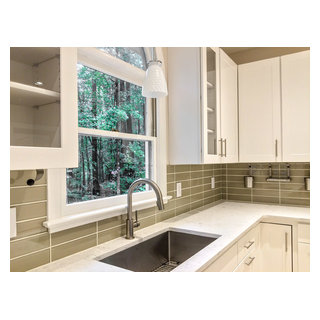 Modern Kitchen with Quartz - Minimalistisch - Küche - Raleigh - von ...