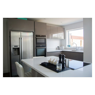 Modern light kitchen - Modern - Kitchen - Essex - by Anderson Sinclair ...