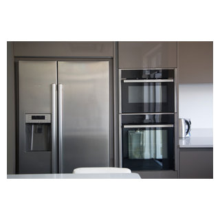 Modern light kitchen - Modern - Kitchen - Essex - by Anderson Sinclair ...