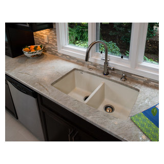 Modern Novi Kitchen Renovation - Modern - Kitchen - Detroit - by ...