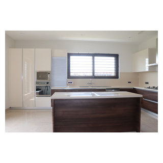 Modular Kitchen with Island by Hoop Pine - Modern - Kitchen - Chennai ...