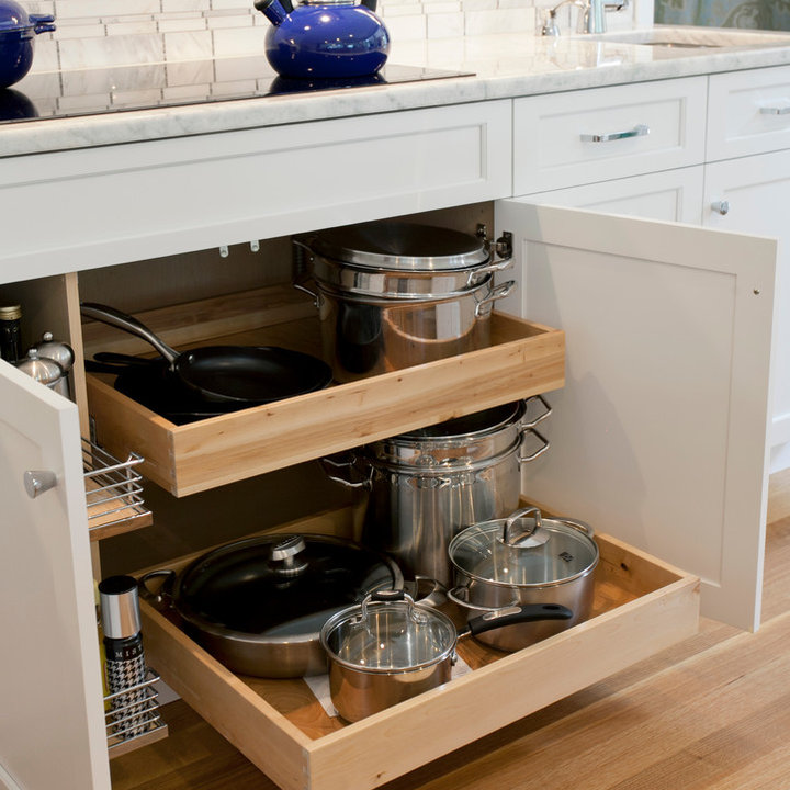 Under Cooktop Storage - Photos & Ideas | Houzz