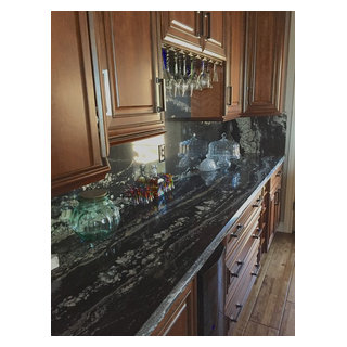 Mountain Home. Granite Countertop Bar Area. - Rustic - Kitchen ...