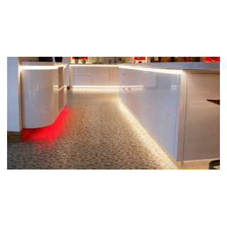 Mr & Mrs Bhatia - Modern - Kitchen - Other - by La Casa Interiors | Houzz