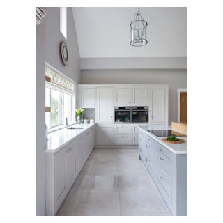 Mrs Stapleton - Country - Kitchen - Other - by Savvy Kitchens | Houzz IE