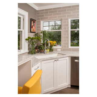 Mt. Baker Park Kitchen - Modern - Kitchen - Seattle - by Neil Kelly ...