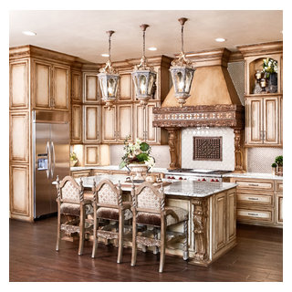 Museum Way Townhome - Traditional - Kitchen - Dallas - by Haus of ...