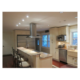 Nantucket kitchen cabinets - Transitional - Kitchen - Cleveland - by ...