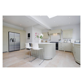 Neptune fitted kitchens - Traditional - Kitchen - Surrey - by Surrey ...
