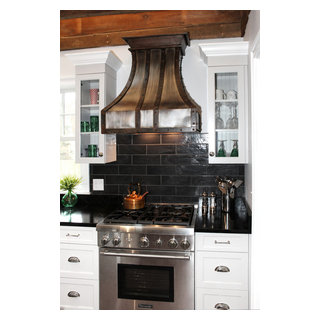 New Beginnings - Farmhouse - Kitchen - Boston - by Renovisions | Houzz