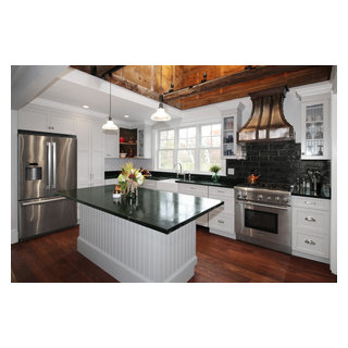 New Beginnings - Farmhouse - Kitchen - Boston - by Renovisions | Houzz
