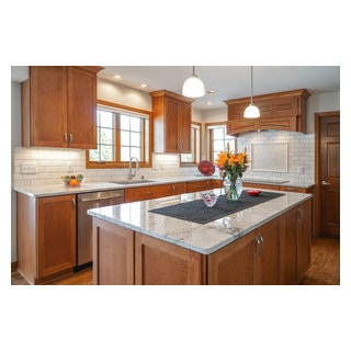 New Berlin Kitchen - Transitional - Kitchen - Milwaukee - by Callen | Houzz