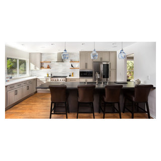 Noir black & gray Kitchen in Thousand Oaks - Transitional - Kitchen ...
