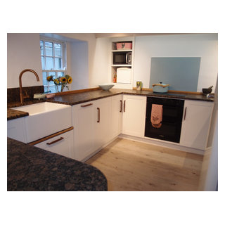 North facing kitchen - Farmhouse - Kitchen - Cornwall - by SoKipling ...