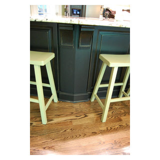 Noser Island & Bar Area - Traditional - Home Bar - Raleigh - by Rima ...